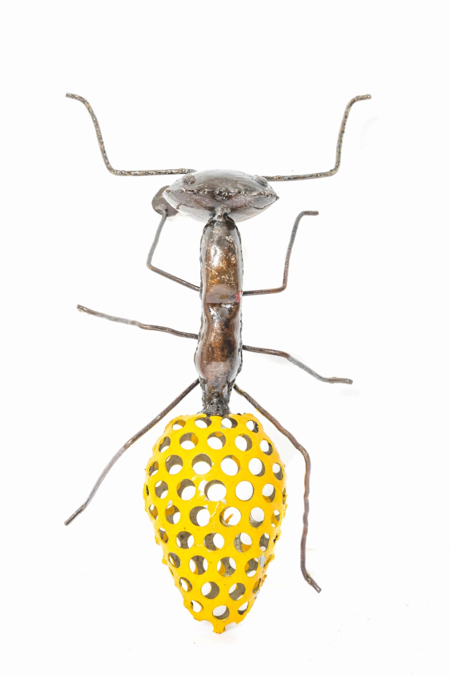 Zimba-Arts METAL MESH MEDIUM YELLOW ANT -Recycled metal art